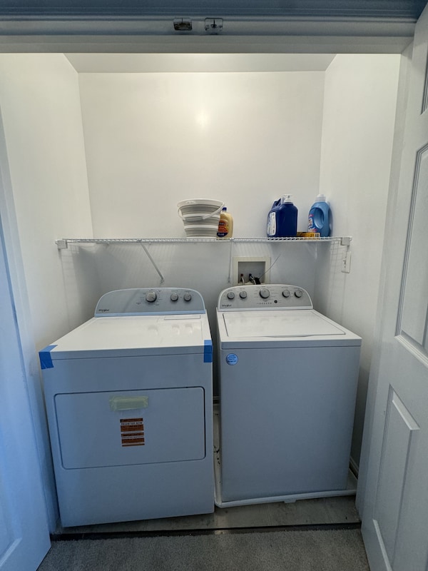 Charming 2 Bedrooms In Quiet Baltimore Townhome All-inclusive Perks! - Baltimore/Washington Airport (BWI)