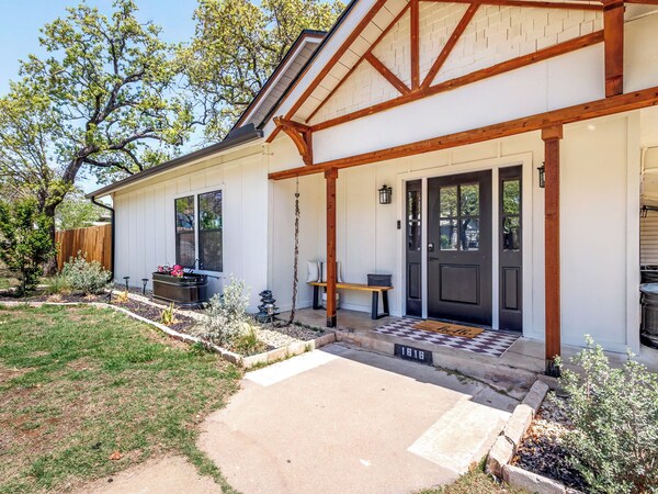 This House Is A 4 Bedroom(s), 2.5 Bathrooms, Located In Brownwood, Tx. - Brownwood, TX