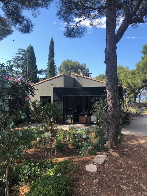 The Maison Du Saint Clair In Sète, With Its Large Mediterranean Garden - Sète