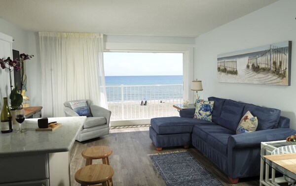 Beachside Escape | Ocean Front Room | Pool Access - Melbourne Beach, FL