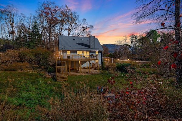 20 Mins To Asheville/fireplace/peaceful Yard/pets - Black Mountain, NC