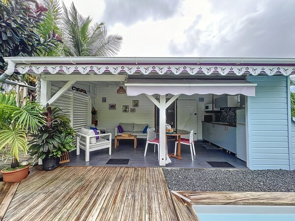 Bungalow Avec Bac à Punch Privatif, Barbecue Et Réserve D'eau. - Guadeloupe