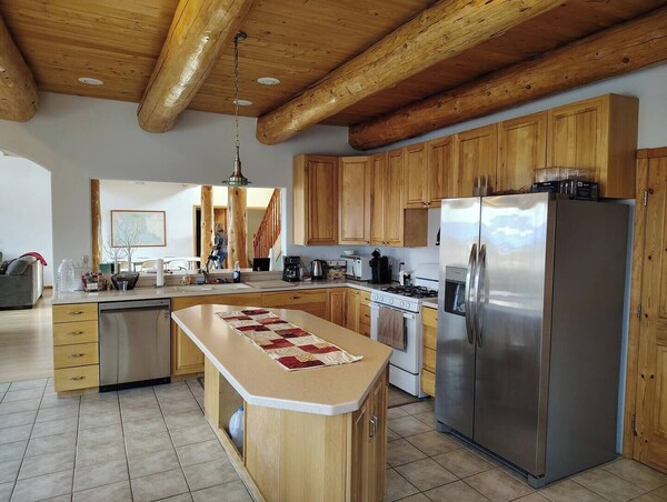 Tranquil Lodge With A Million-dollar View In Kenai - 4 Bedrooms Available - Alaska
