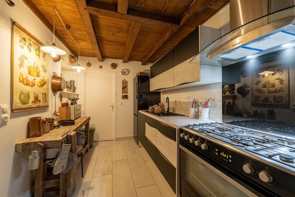 Villa Bernoux, Le Charme Bressan Dans Un Cadre Authentique, Convivial Et Naturel - Louhans