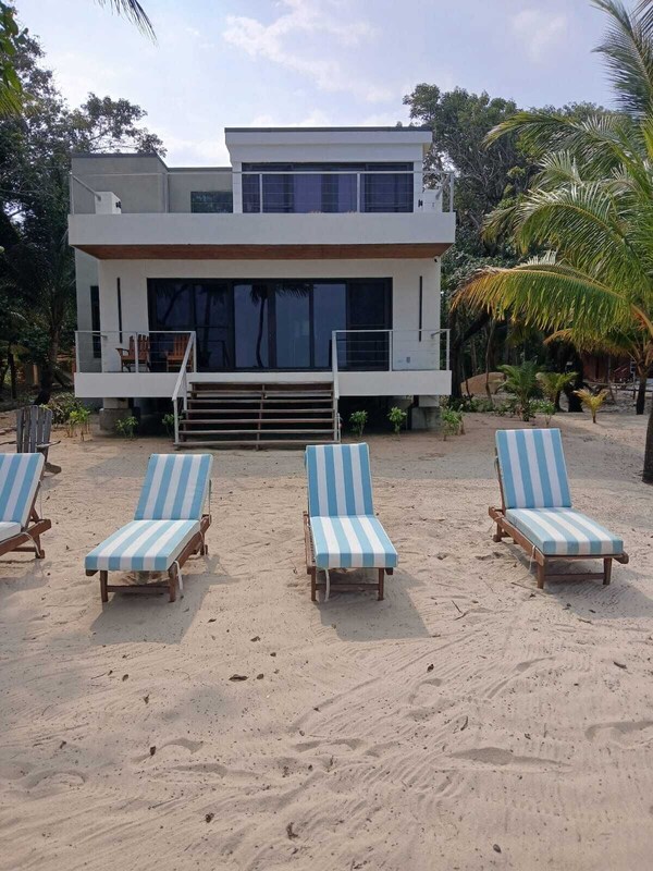 Fantastic, ,2-br, Sea Front Villa In Placencia , Belize, Kayaks, & Paddle Boards - Placencia