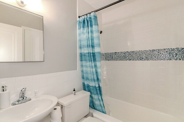 City View Suite Unit #6 -2 Br 1ba In Serene Fairport Harbor - Concord, OH