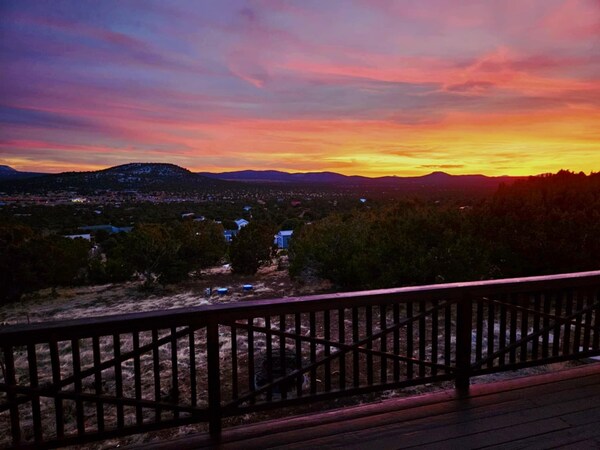 Hottub/gameroom/2kingbeds/coffeebar/firepit. 60 Min To Grand Canyon - Williams, AZ