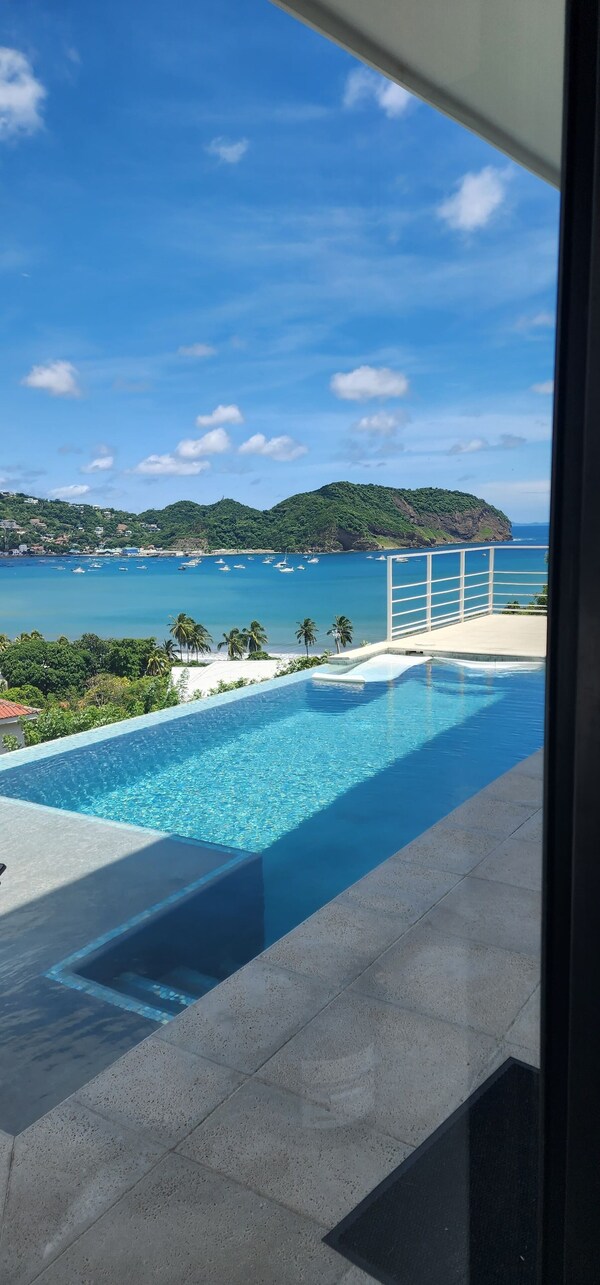 Elevated Modern ~ Perfect Location In San Juan Del Sur With Pool & Ocean Views - San Juan del Sur