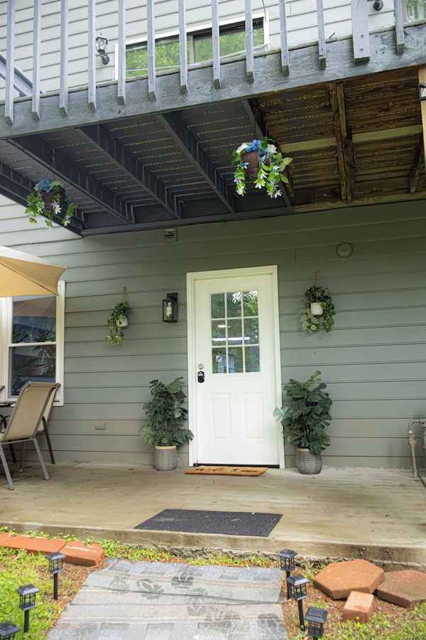 Underground Highland Hills Hideaway - Lithonia, GA
