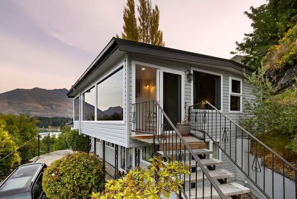 Alpine Edge Summary: - Queenstown, New Zealand