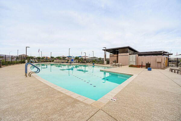 4 Mi To Westgate: Newly Built Home In West Valley! - Avondale