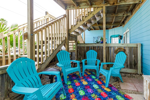 Tranquil Ground Floor Condo With Shared Pool - Steps To Sand - North Padre Island, TX