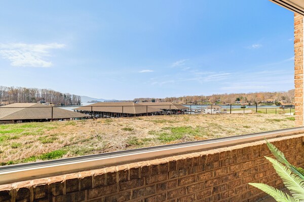 Smith Mountain Lake Retreat W/ Resort Amenities! - Smith Mountain Lake, VA