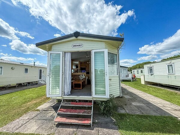 Lovely 8 Berth Caravan At Southview, Skegness, With Lake Views Ref 33066cl - Lincolnshire