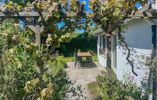 Pet-friendly Home In Scherpe Nisse - Wemeldinge