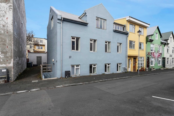 Ranargata - Central Four Bedrooms Apartment C - 冰島