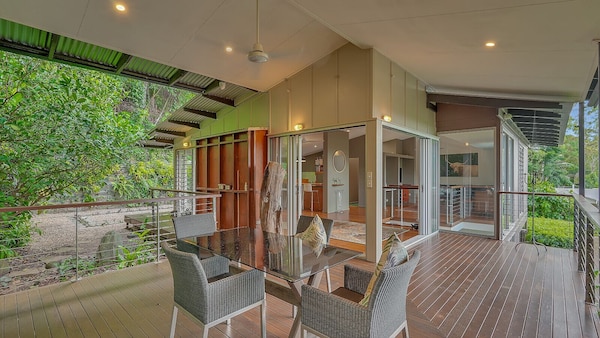 Relaxed Luxury With Stunning Pyramid Views & Private Pool - Trinity Beach