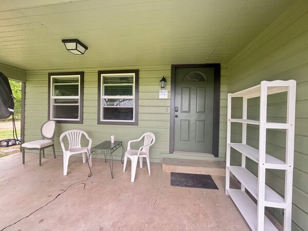 He Thorndale Cottage - \Nmodern 3br Retreat On ¾ Acre  <10 Min To Samsung. Wifi - Taylor, TX