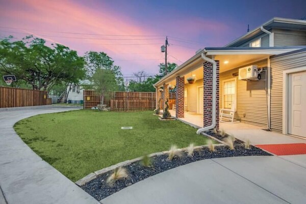 The Vanderbilt Mansion Apt 8 Near Downtown And Twu - Denton, TX