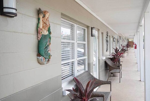 Charming Boutique Hotel. Newly Remodeled, Cozy, Private Getaway & Adult Only! - Dade City, FL