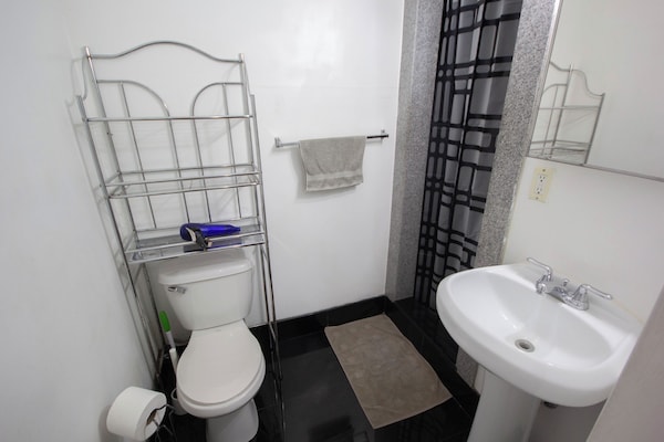Cozy Studio Apartment - Midtown, Times Square - San Gennaro Feast