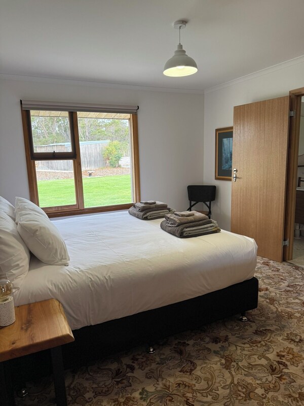 Ten Fifty Bakers - Off Grid Wilderness Retreat (30 Minutes From Town) - Tasmania