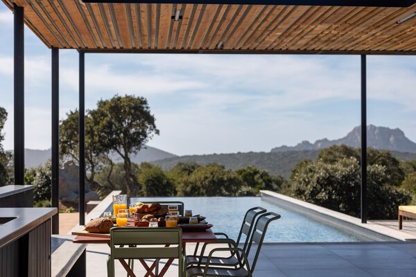 Casa Nera: Ultra-luxurious Villa, Private Pool, Sea View, And Unspoiled Nature - Figari