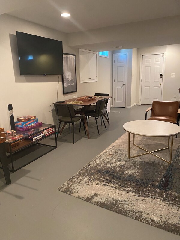 Charming 2-bedroom Basement Apartment With Ac, Wifi In Enchanting Leesburg - Leesburg, VA