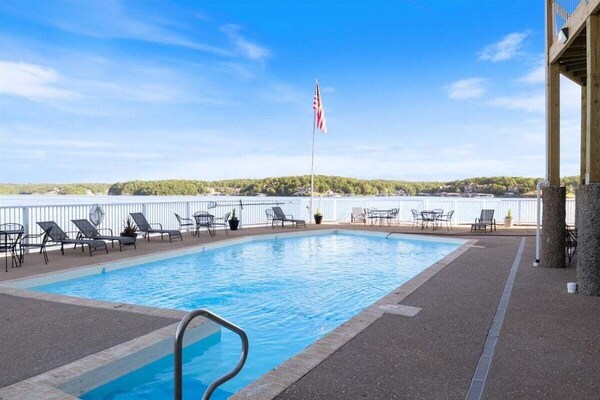 Lakeview Condo W/ 2 Pools & Beach - Family Fun Awaits At 21mm - Osage Beach, MO