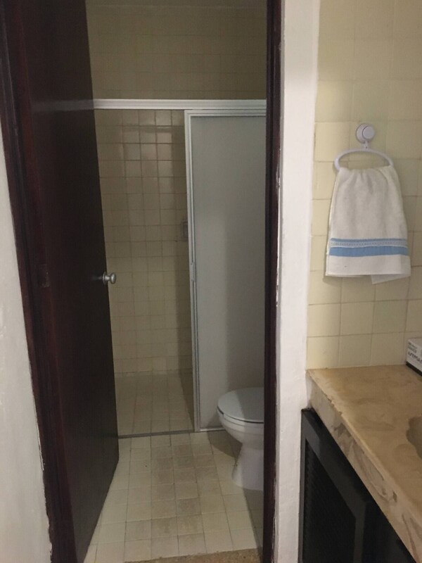 Cozy Full House, 3 Bedrooms, Excelent Location At Downtown, Shared With 2 Cats - Cancún
