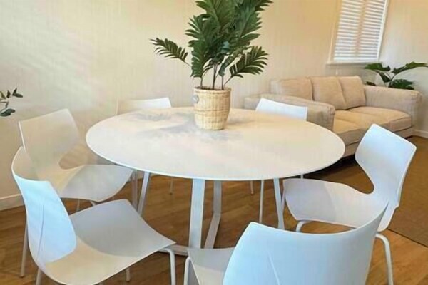 Miami One One - 3 Bedroom House-100m2 - Walk To Beach, Village And 2 Vineyards - Waiheke Island