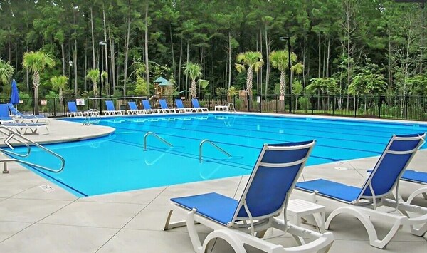 Serene Getaway In Pooler - 3-bedroom Home With Ac, Wifi. Enjoy Your Stay! - Pooler, GA
