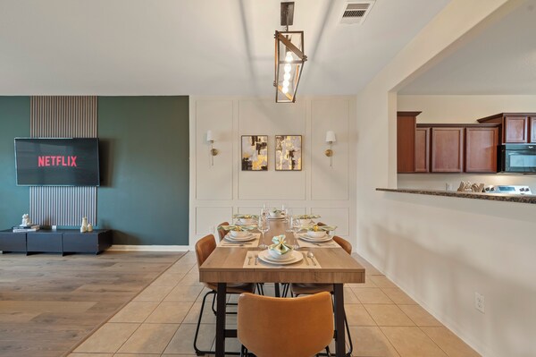 Chic And Cozy 5 Bedroom House W 10 Minutes To Iah - Humble, TX