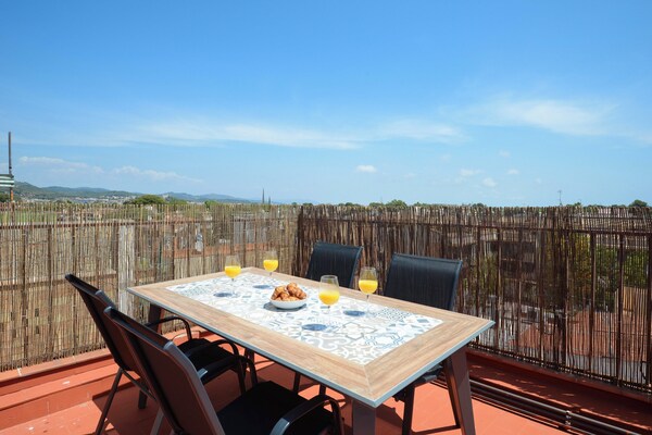 Castelldefels - Apartment - Sleeps 4 - Beach Side - Castelldefels