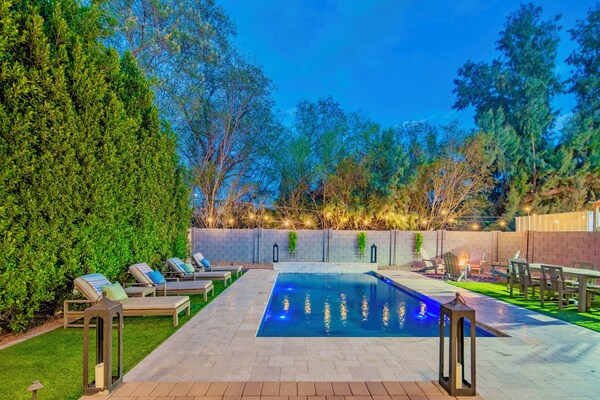 Modern Luxury Retreat - Pool, Hot Tub, Pool Table, Fire Pit & Office Space - Phoenix, AZ