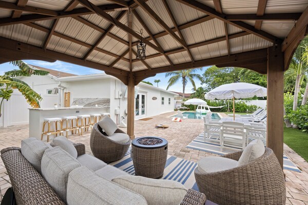 Caloosa Cabana: Heated Pool, Game Room, Putting Green, Fully Rennovated - Atlantis, FL