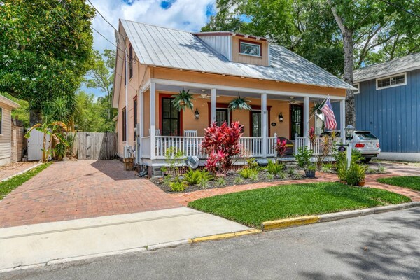 Updated Home, Walk To Historic District, Heated Pool And Hot Tub, Fenced Yard, $300 In Free Tickets! - St. Augustine, FL