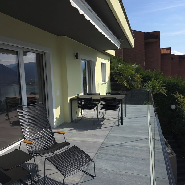 Wohnung An Ruhiger Lage Mit Grosser Terrasse Und Aussicht Auf See Und Berge. - Tenero-Contra