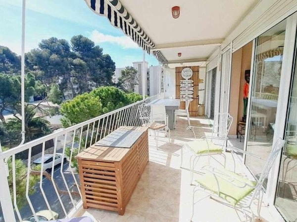 Apartamento Moderno En Salou Con 3 Dormitorios Y Terraza - Salou