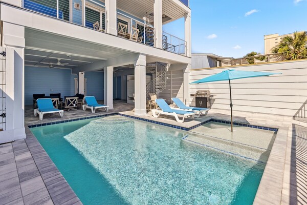 Brand New Gulf Front Home. 7br, Custom Margaritaville Cabana, Pool. Discounts! - Panama City Beach, FL