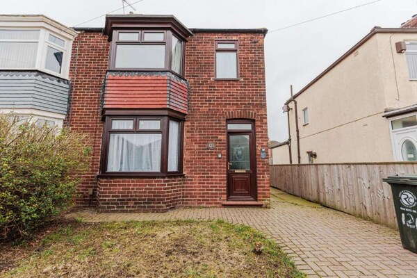 Fabulous 3 Bedroom Home In Redcar - Redcar