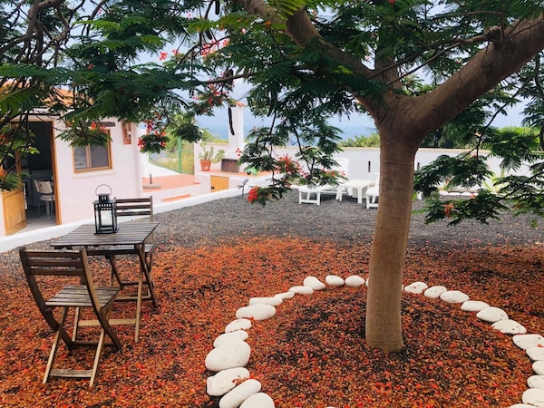 Cabaña En Zona Tranquila Con Bonitas Vistas, Acogedor Estilo Y Cuidado Jardín. - Moya