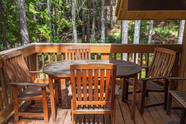 Cabin Feel In Ptarmigan Village + Amenities, Close To Ski! - Montana