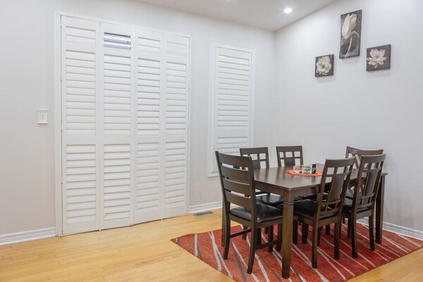 Beautiful Home In Central Local - Brampton