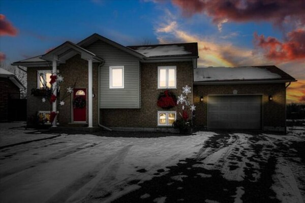 Golden Wood Escape - Greater Sudbury