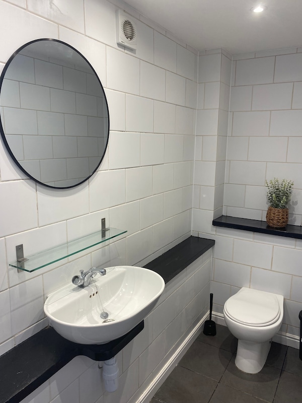 Curzon- 2 Bedroom 5 Beds Ideal For Contractors - Gateshead