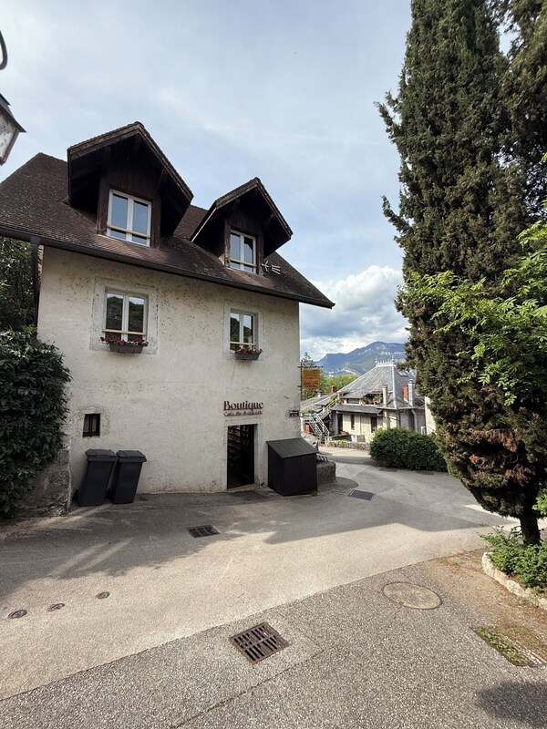 Appartement Cosy En Duplex Avec Piscine Au Cœur Du Village De Chanaz - Culoz