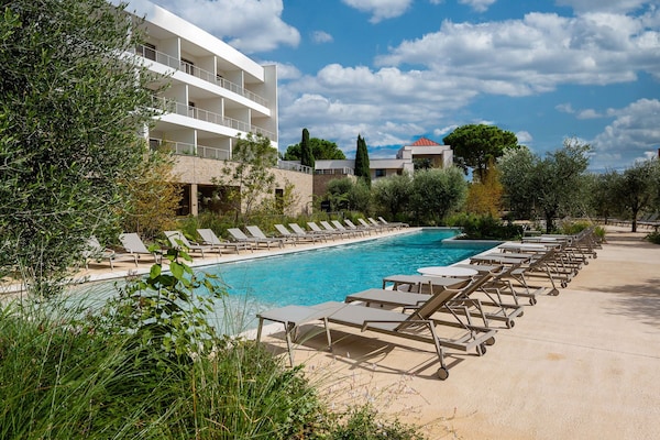 Studio Moderne | Vue Jardin | Piscine & Spa - Mauguio