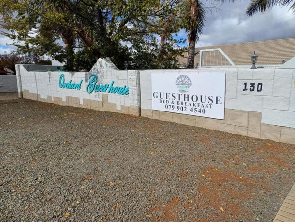 Orchard Guesthouse Twin Room - Bloemfontein