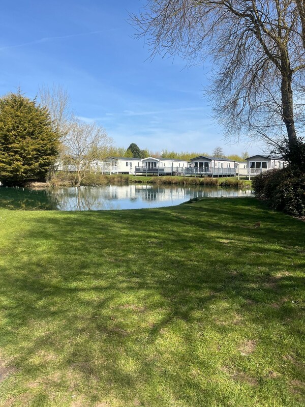 Gorgeous 3-bedroom Caravan In Humberston - Yorkshire